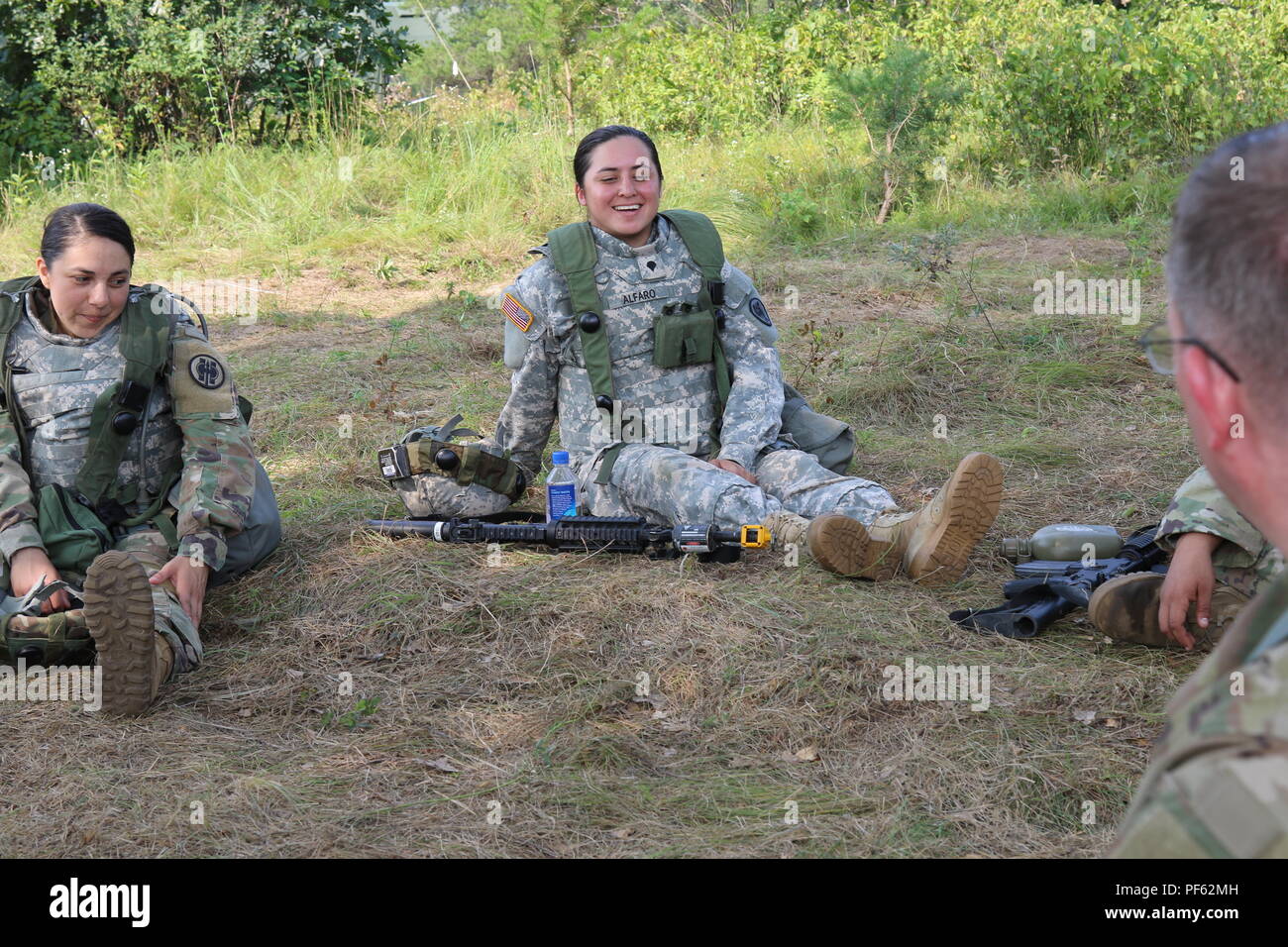 U.S. Army Reserve Soldiers of the 422nd Military Police Company attend ...