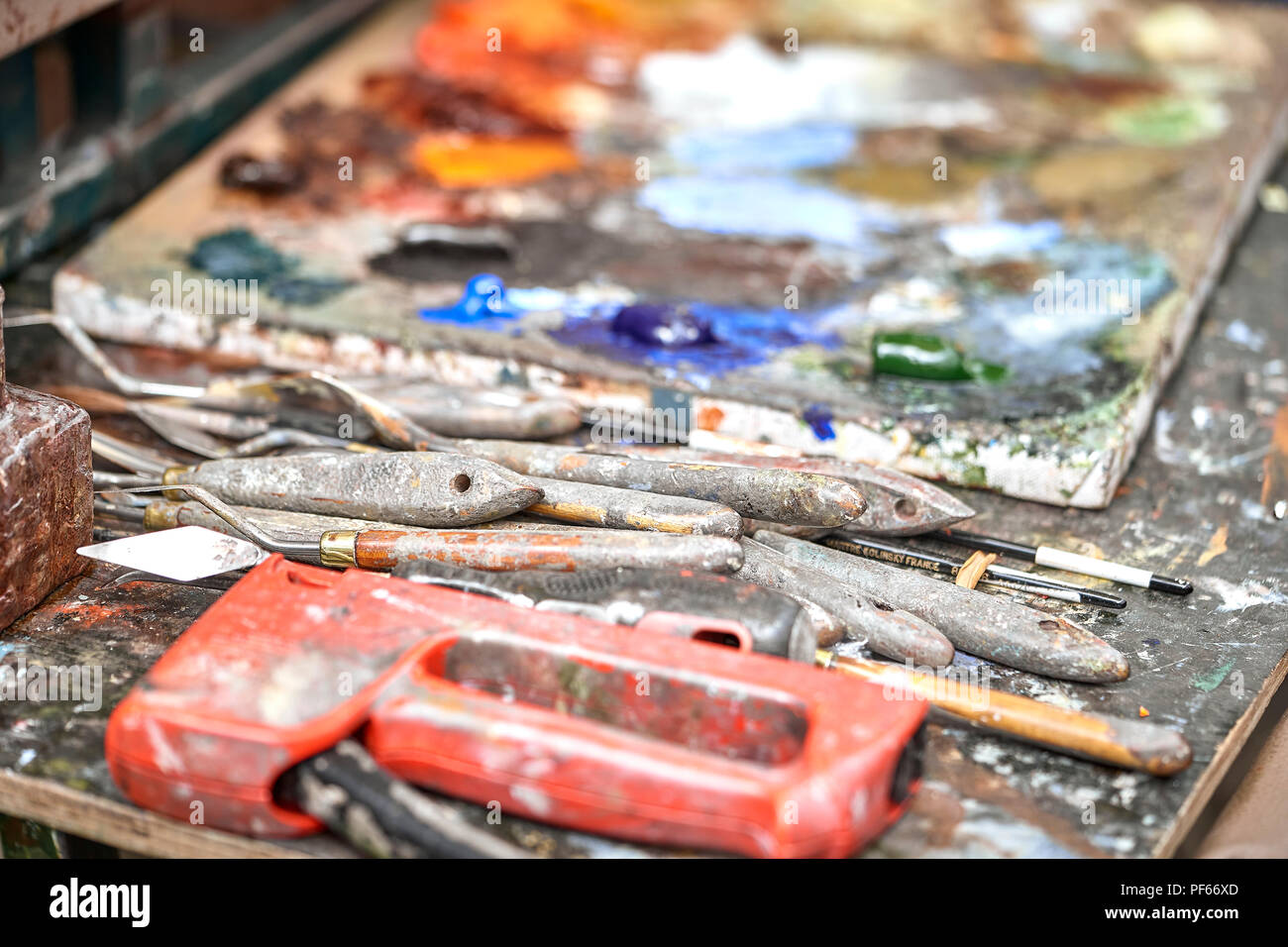 Palette of paints in a school Stock Photo - Alamy