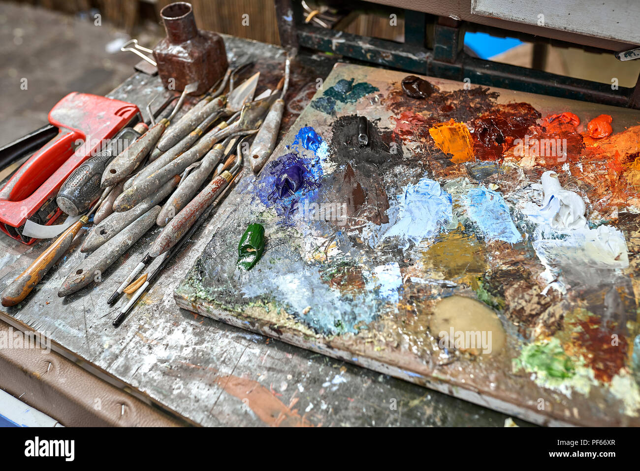 Palette of paints in a school Stock Photo - Alamy