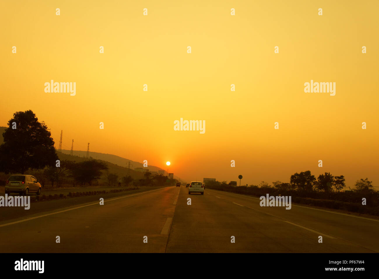 Mumbai pune highway hi-res stock photography and images - Alamy