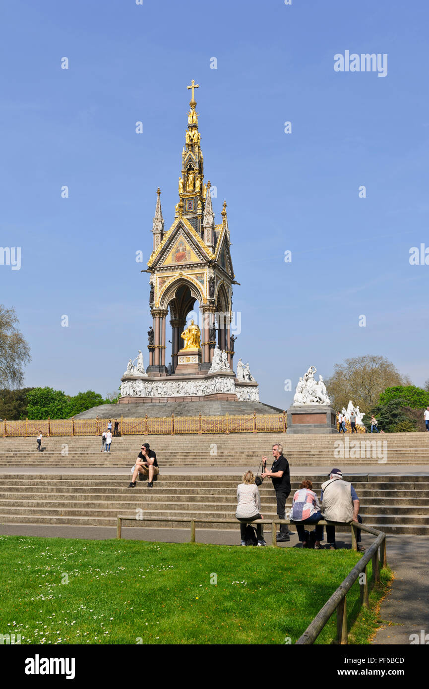 The Albert Monument in Kensington Gardens, London, England, UK Stock ...