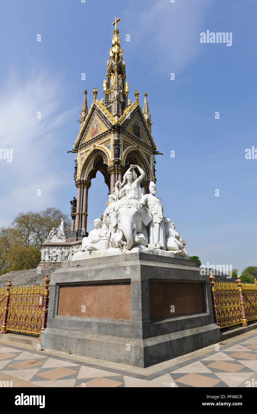 The Albert Monument in Kensington Gardens, London, England, UK Stock ...