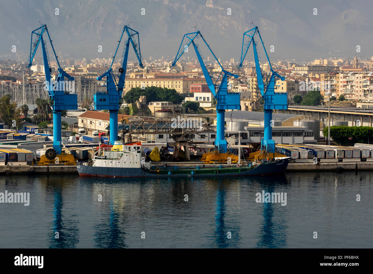 Sicilian port hi-res stock photography and images - Alamy