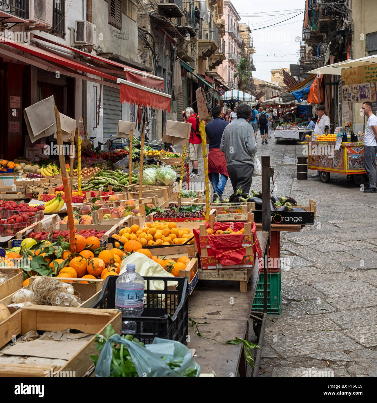Sicily vucciria market hi-res stock photography and images - Alamy