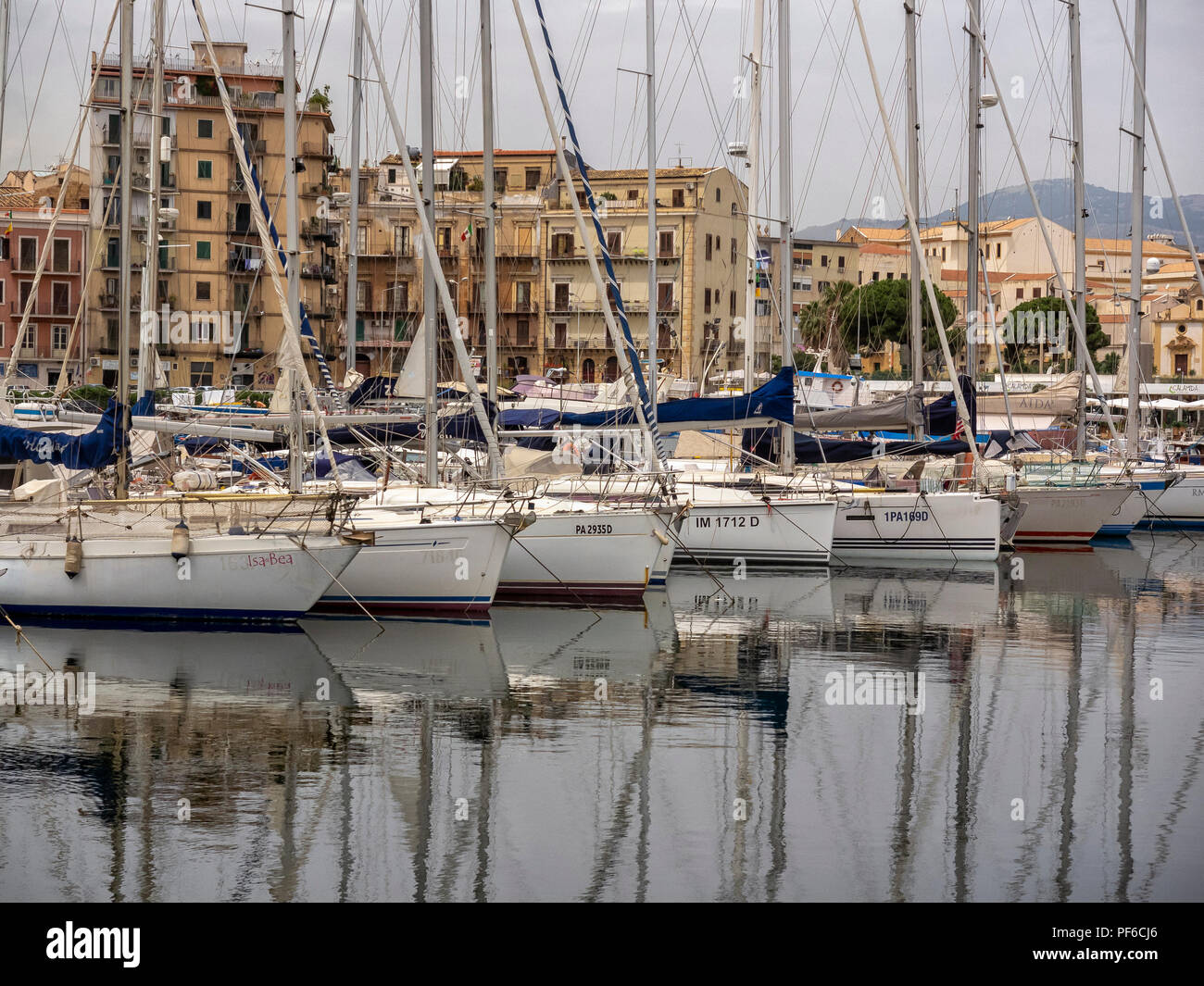 Palermo italy port hi-res stock photography and images - Alamy