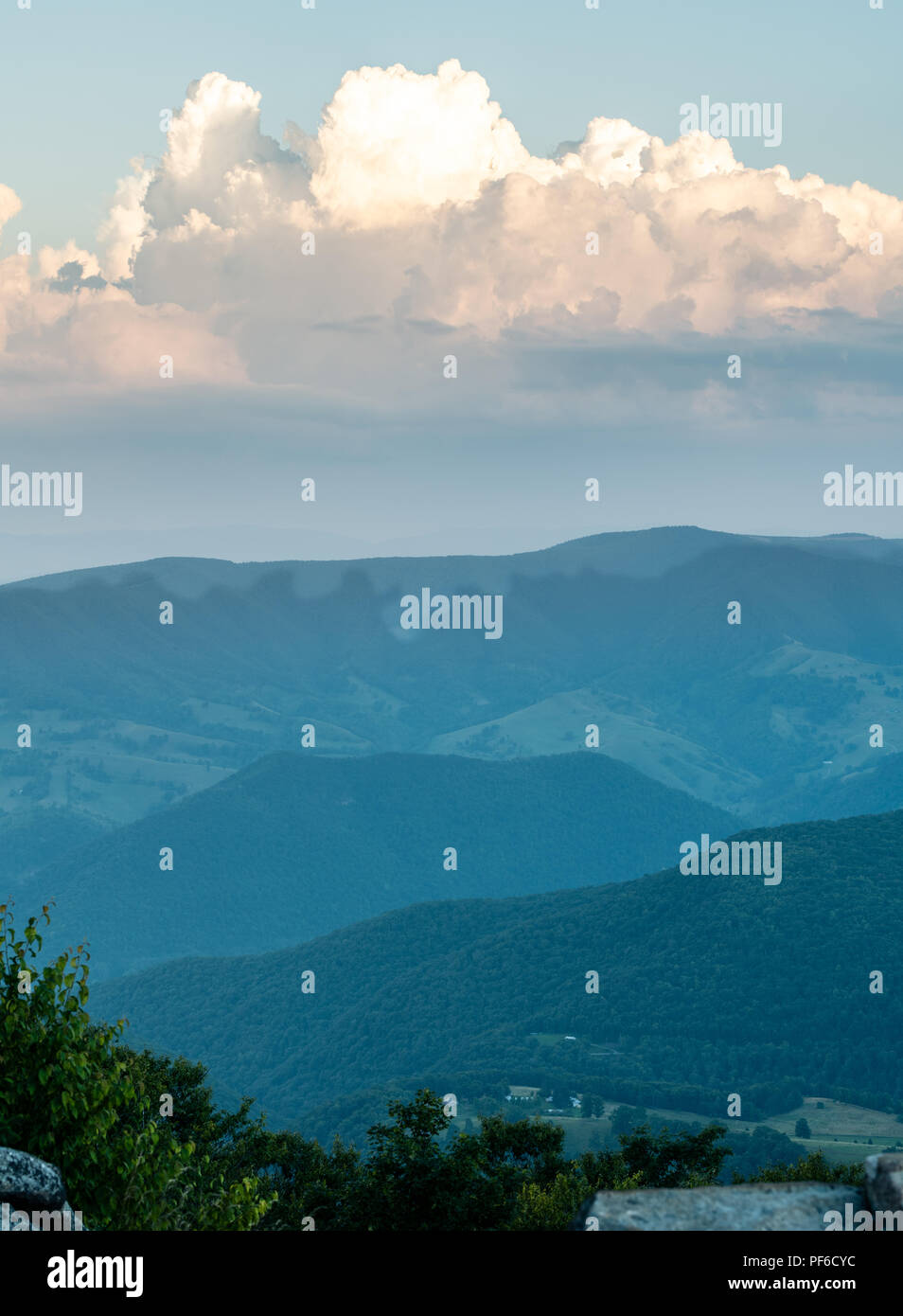 Mountains sunset virginia hi-res stock photography and images - Alamy