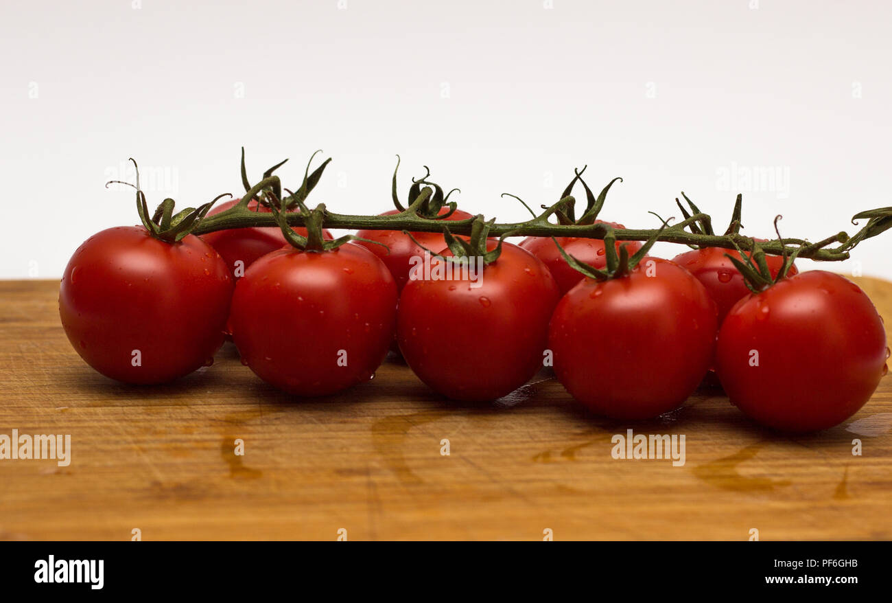 Sherry tomato plant hi-res stock photography and images - Alamy