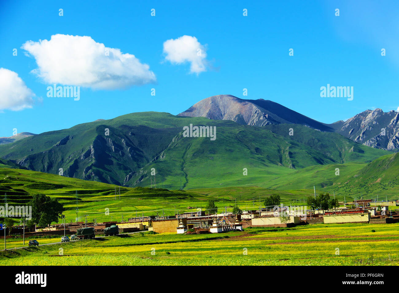 Landscape of Eastern Tibet Stock Photo - Alamy
