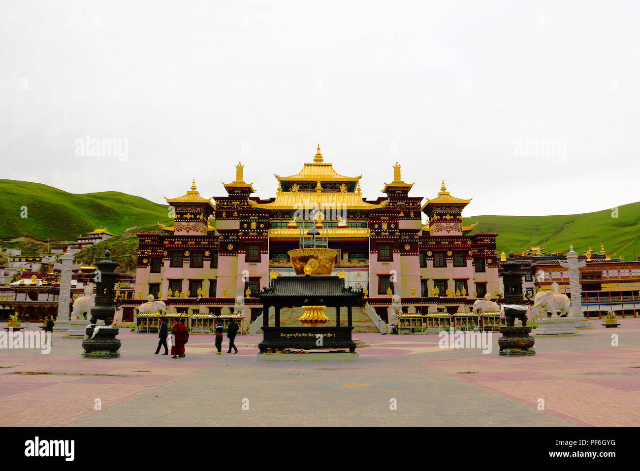 Kham tibet hi-res stock photography and images - Alamy
