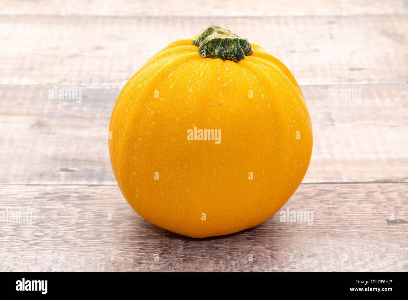 Round yellow zucchini hi-res stock photography and images - Alamy