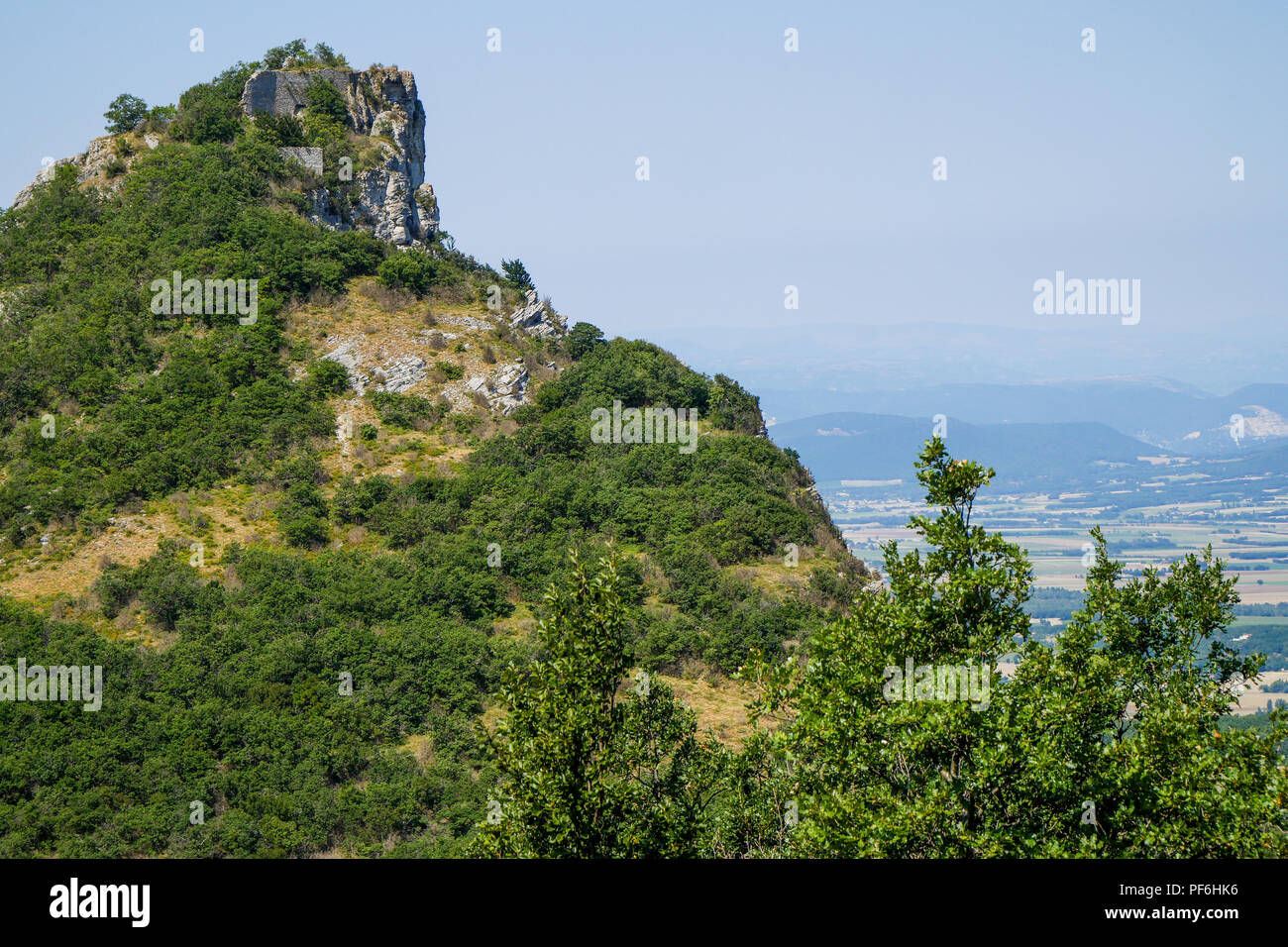 Summertime view ruins castle hi-res stock photography and images - Alamy