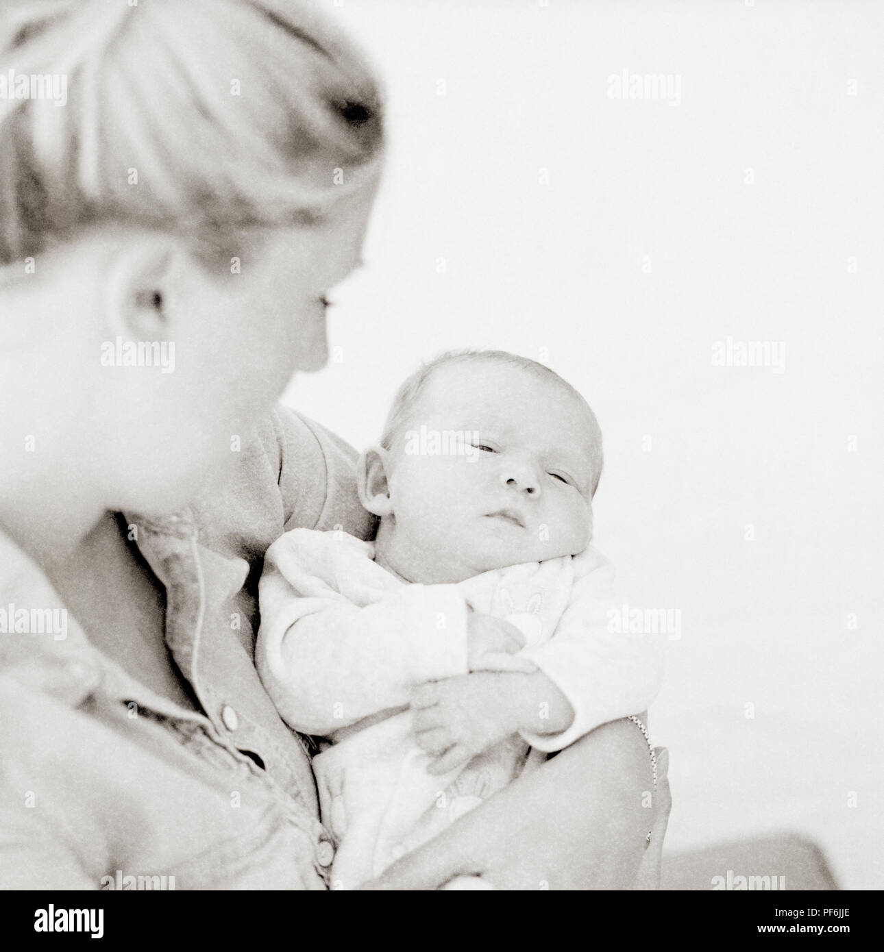 Lifestyle Photography - Mother Claire with new born baby Lucy Francesca ...
