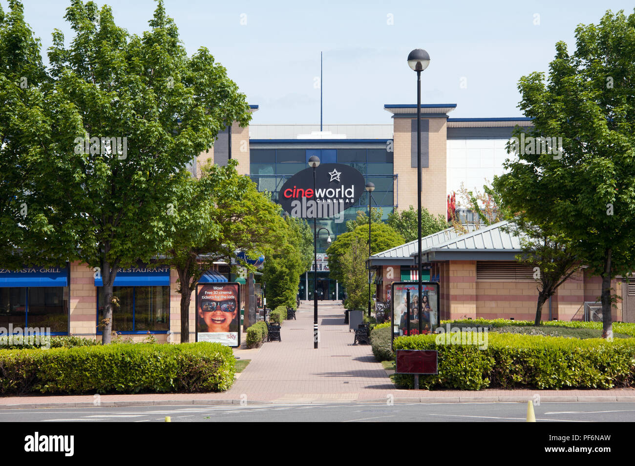 Sheffield Cineworld Cinemas complex near Sheffield Meadowhall Stock ...