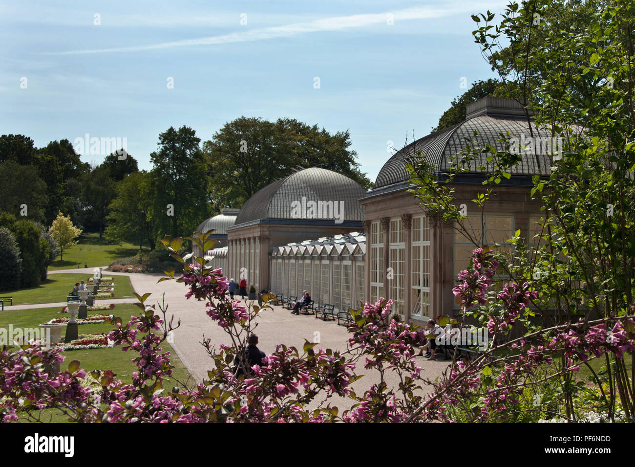The victorian pavillion at the Sheffield Botancial Gardens Stock Photo ...