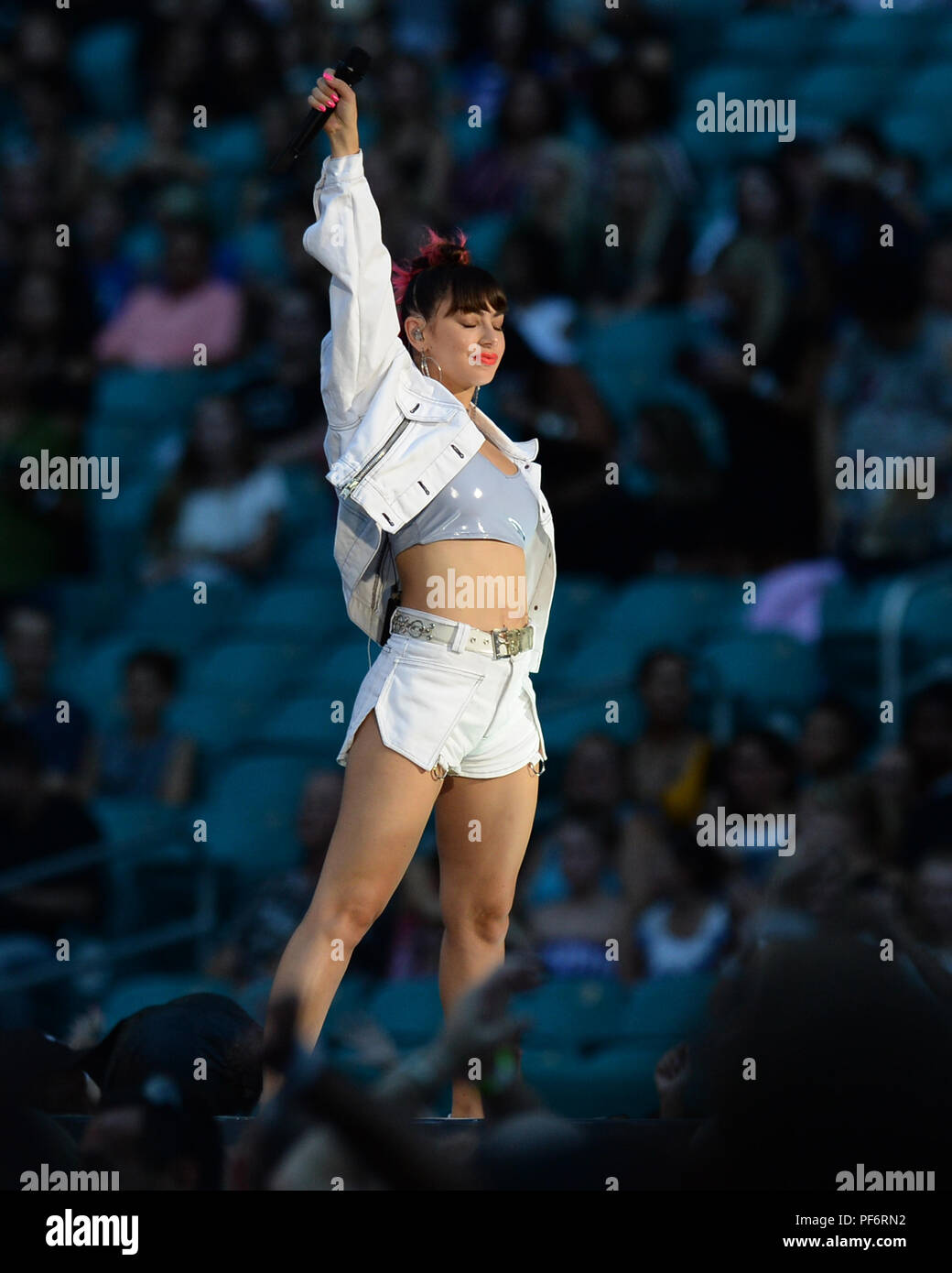 Charli xcx taylor swift hi-res stock photography and images - Alamy