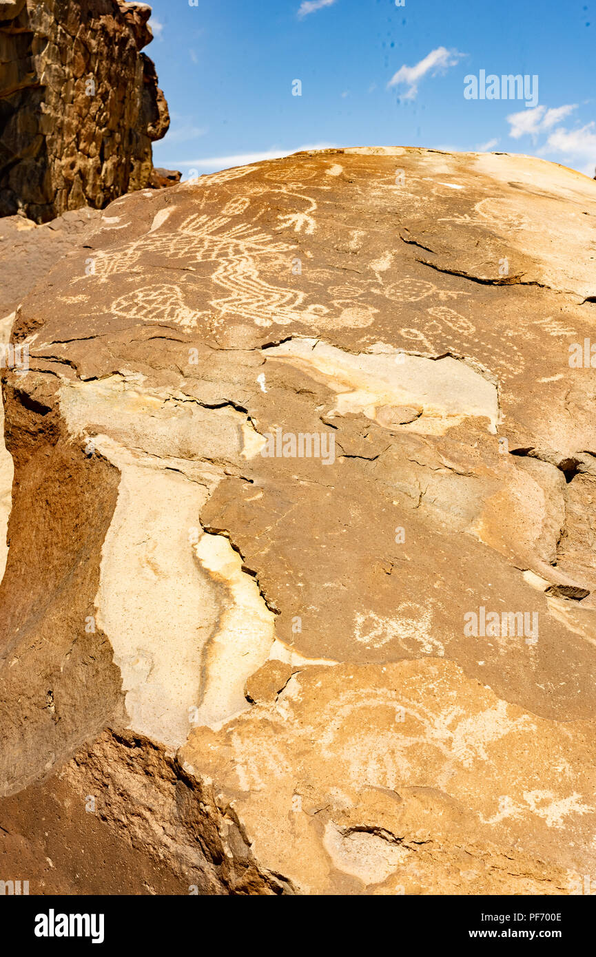 China Lake, CA, USA. 26th Apr, 2014. Little Petroglyph Canyon on the China Lake Naval Air ...