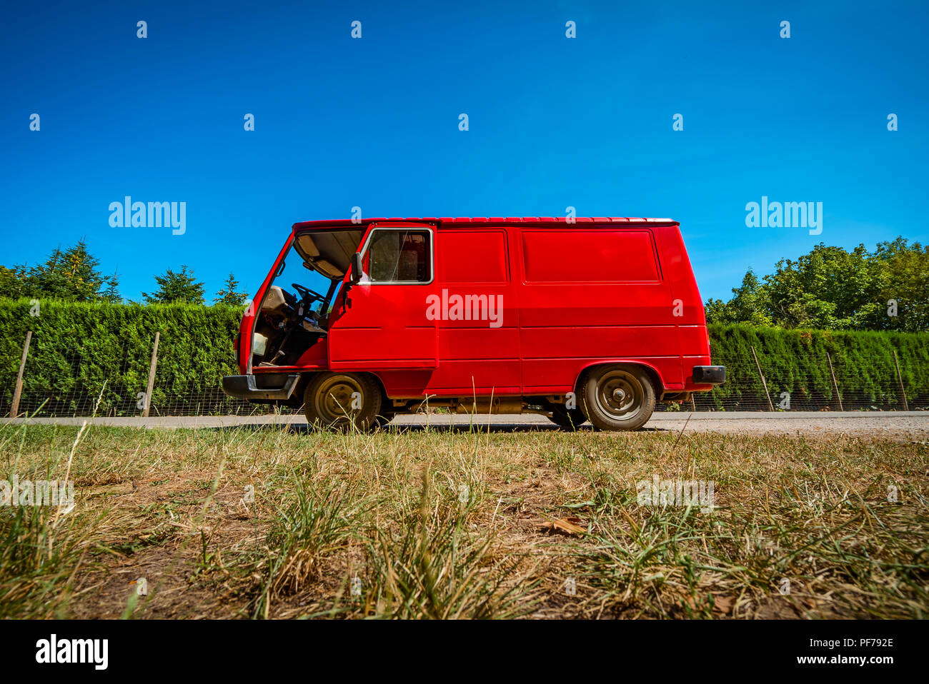 Red minibus hi-res stock photography and images - Alamy