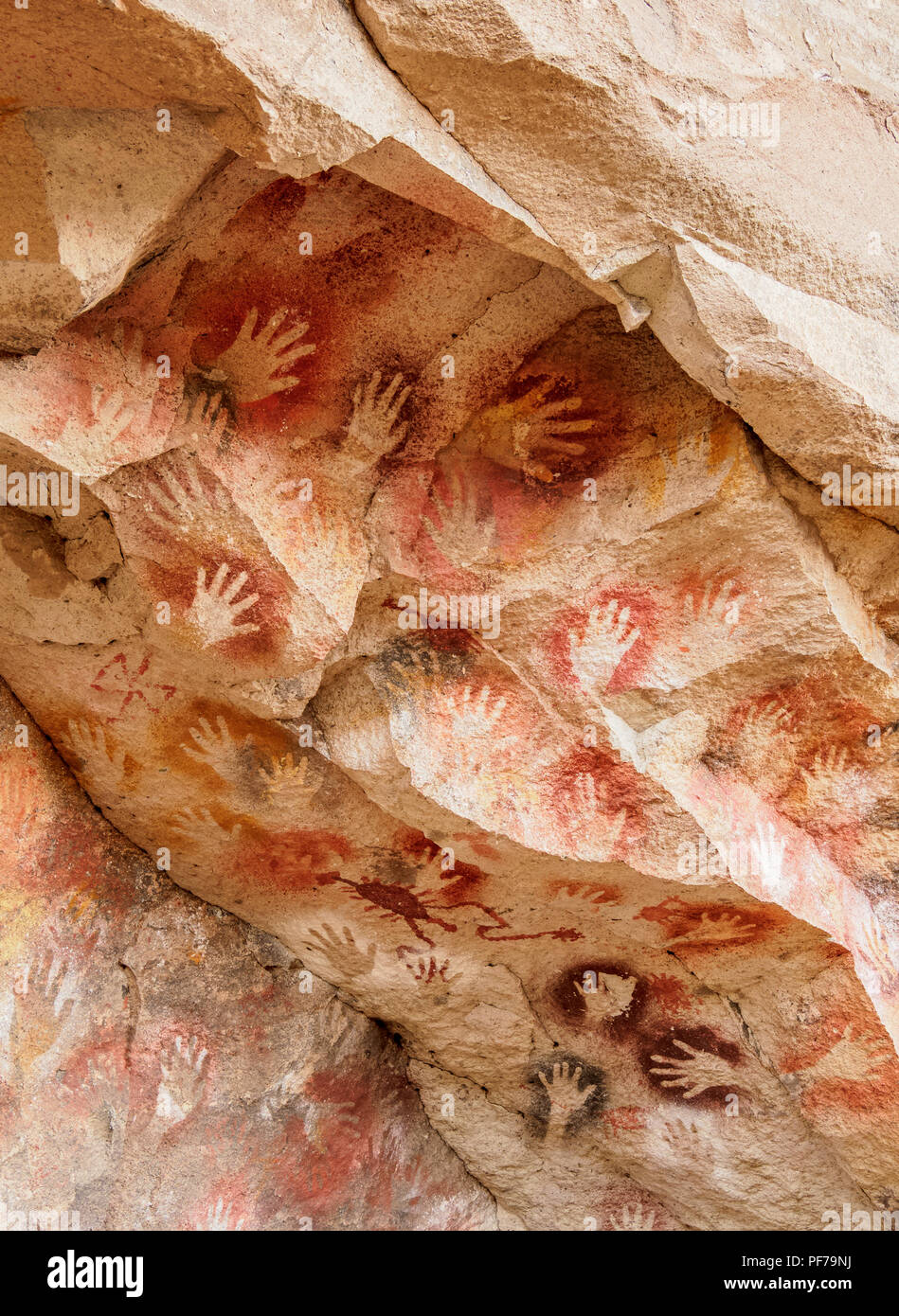 Cueva de las Manos, UNESCO World Heritage Site, Rio Pinturas Canyon ...