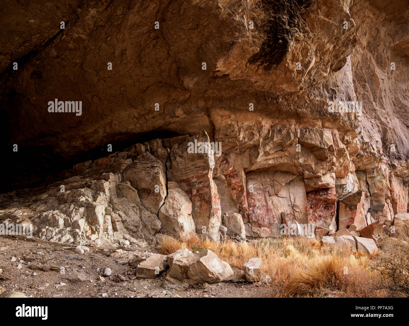 Cueva de las Manos, UNESCO World Heritage Site, Rio Pinturas Canyon ...