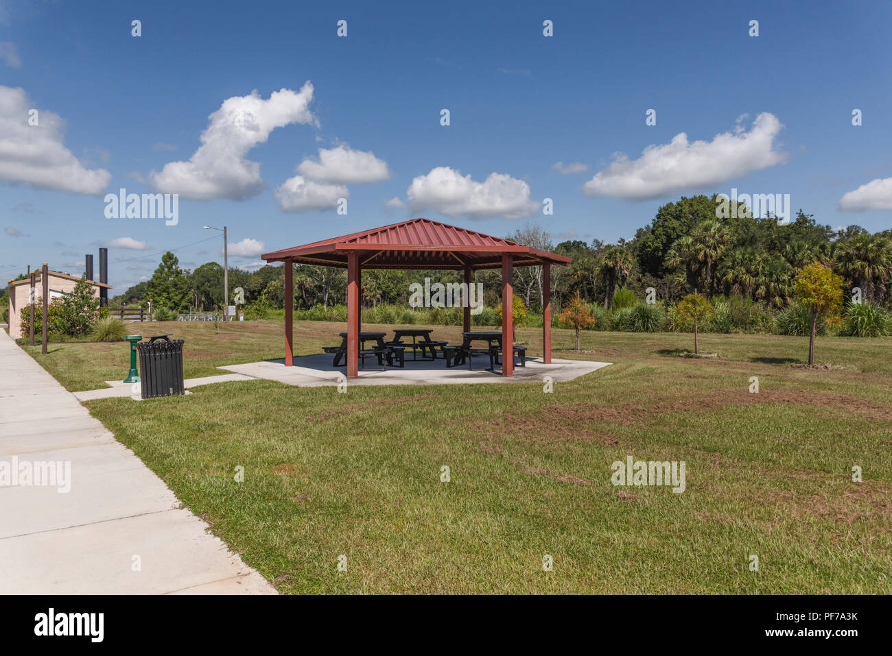 Florida Picnic Bench and Canopy area Stock Photo - Alamy