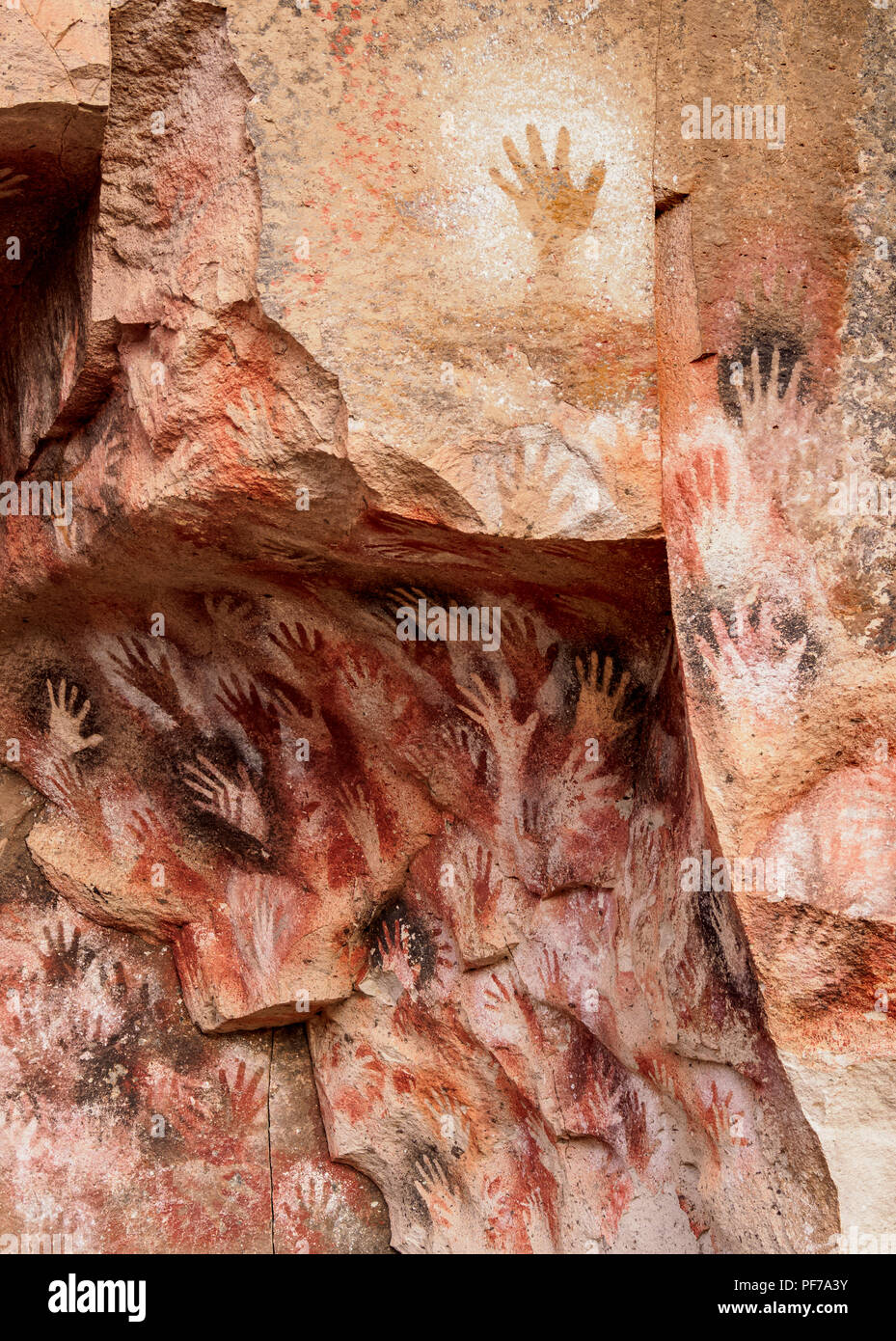 Cueva de las Manos, UNESCO World Heritage Site, Rio Pinturas Canyon ...