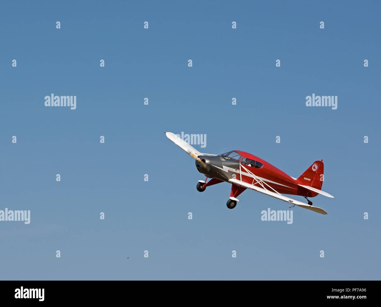 Aircraft maneuver hi-res stock photography and images - Alamy