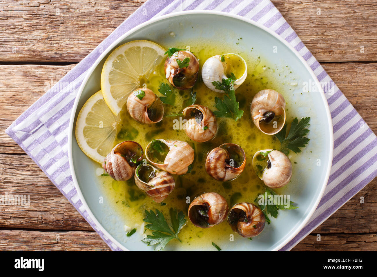 Edible snails hi-res stock photography and images - Alamy
