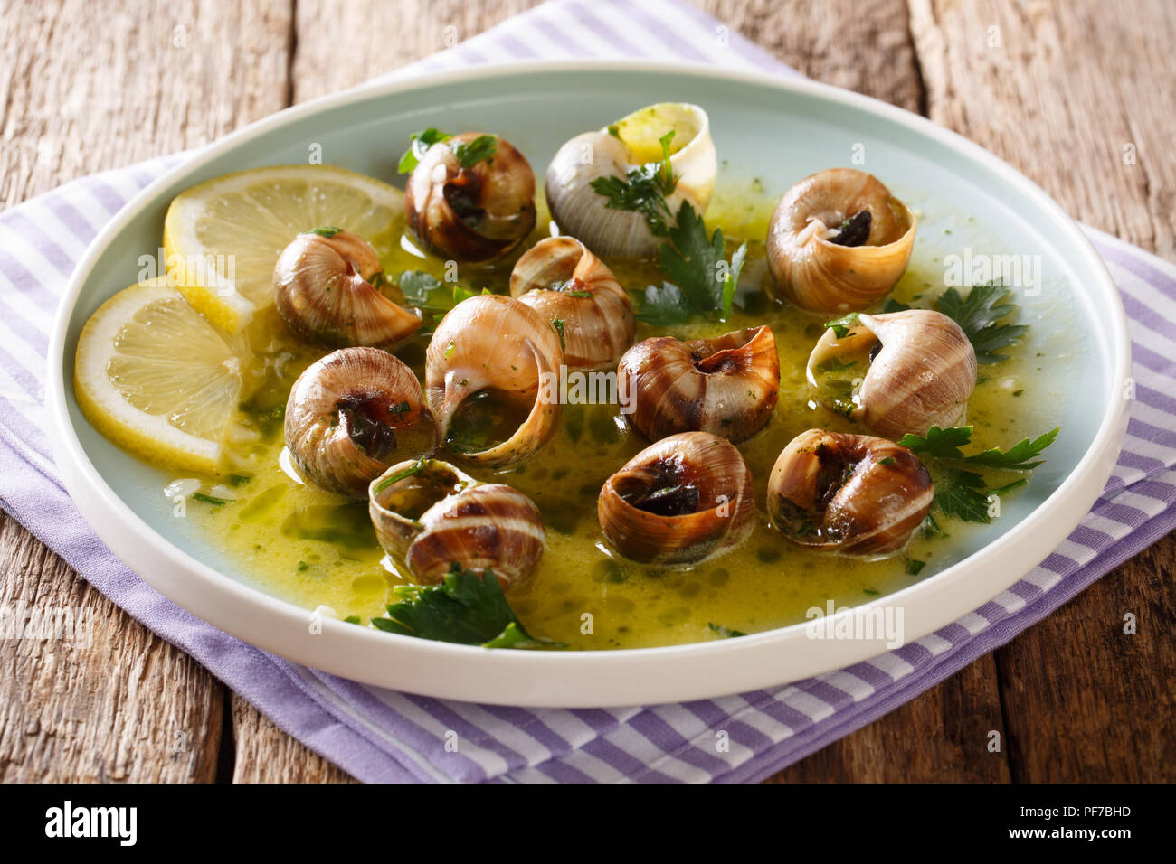 Escargot plate hi-res stock photography and images - Alamy