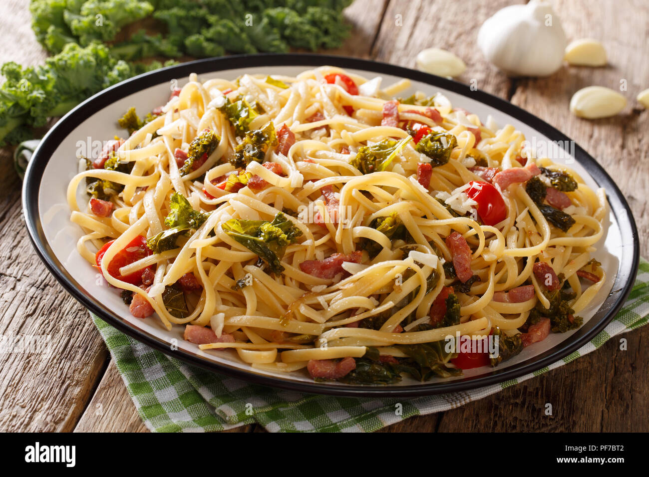 Linguine hi-res stock photography and images - Alamy