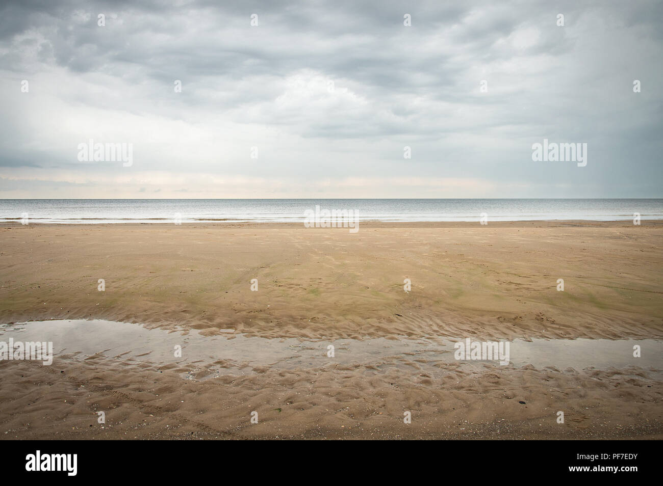 Empty beach scene calm hi-res stock photography and images - Alamy