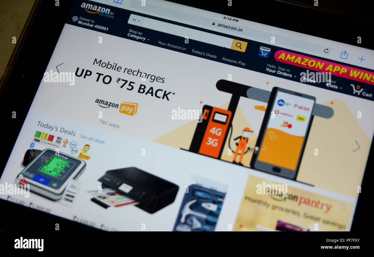 Amazon page laptop hi-res stock photography and images - Alamy