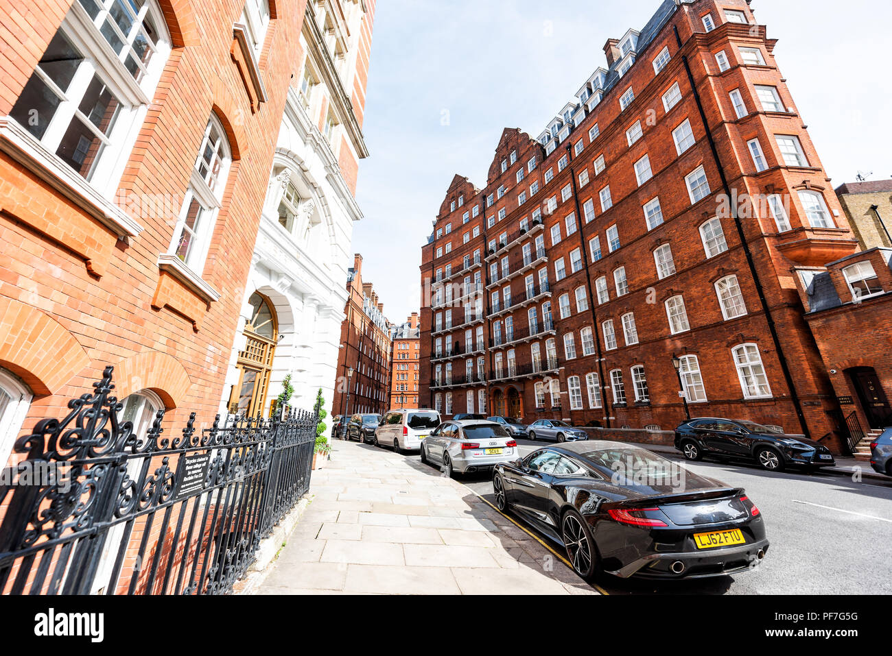 Victorian Flats London High Resolution Stock Photography and Images - Alamy