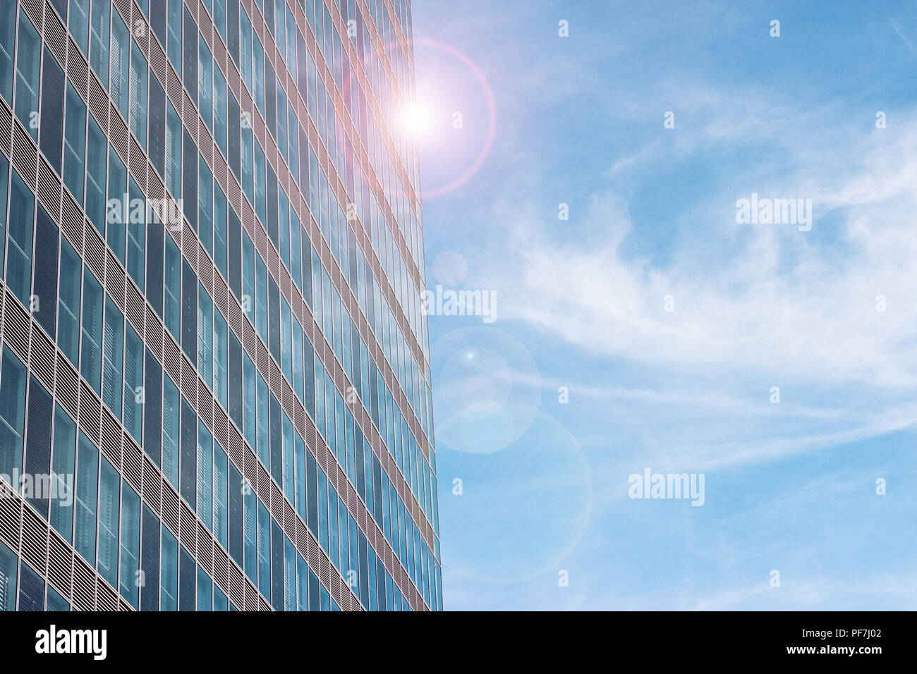 Facade of a modern apartment building. Blue Sky Stock Photo - Alamy