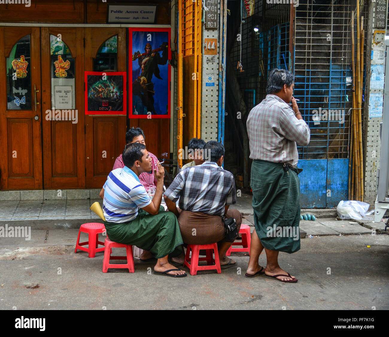 Indian man drinking chai tea hi-res stock photography and images - Alamy