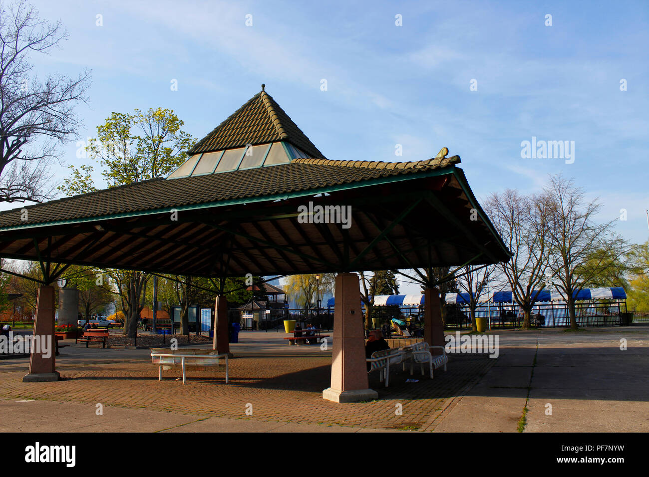 Resting in the shade during the day hi-res stock photography and images ...