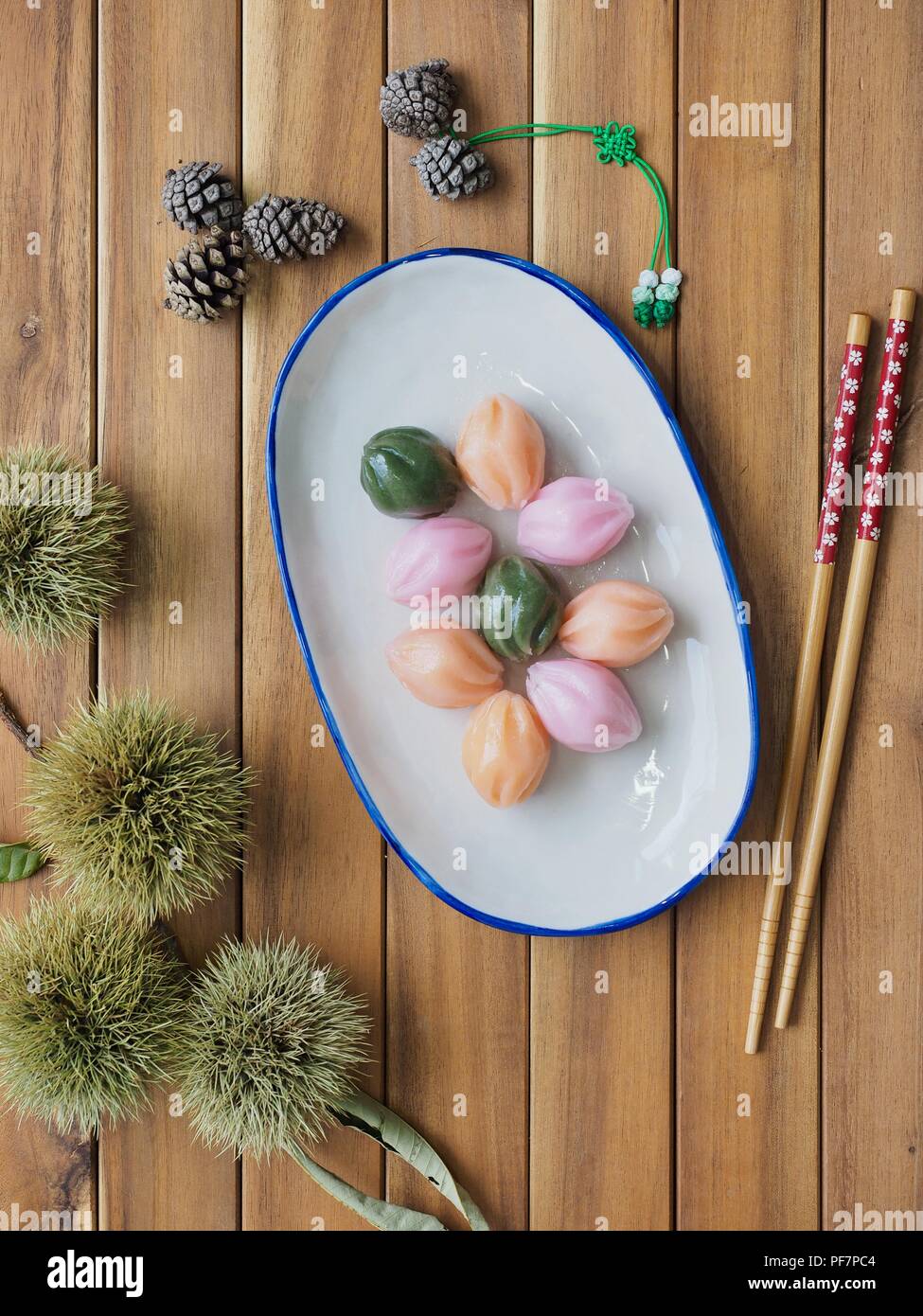 Honey filled rice cake hi-res stock photography and images - Alamy