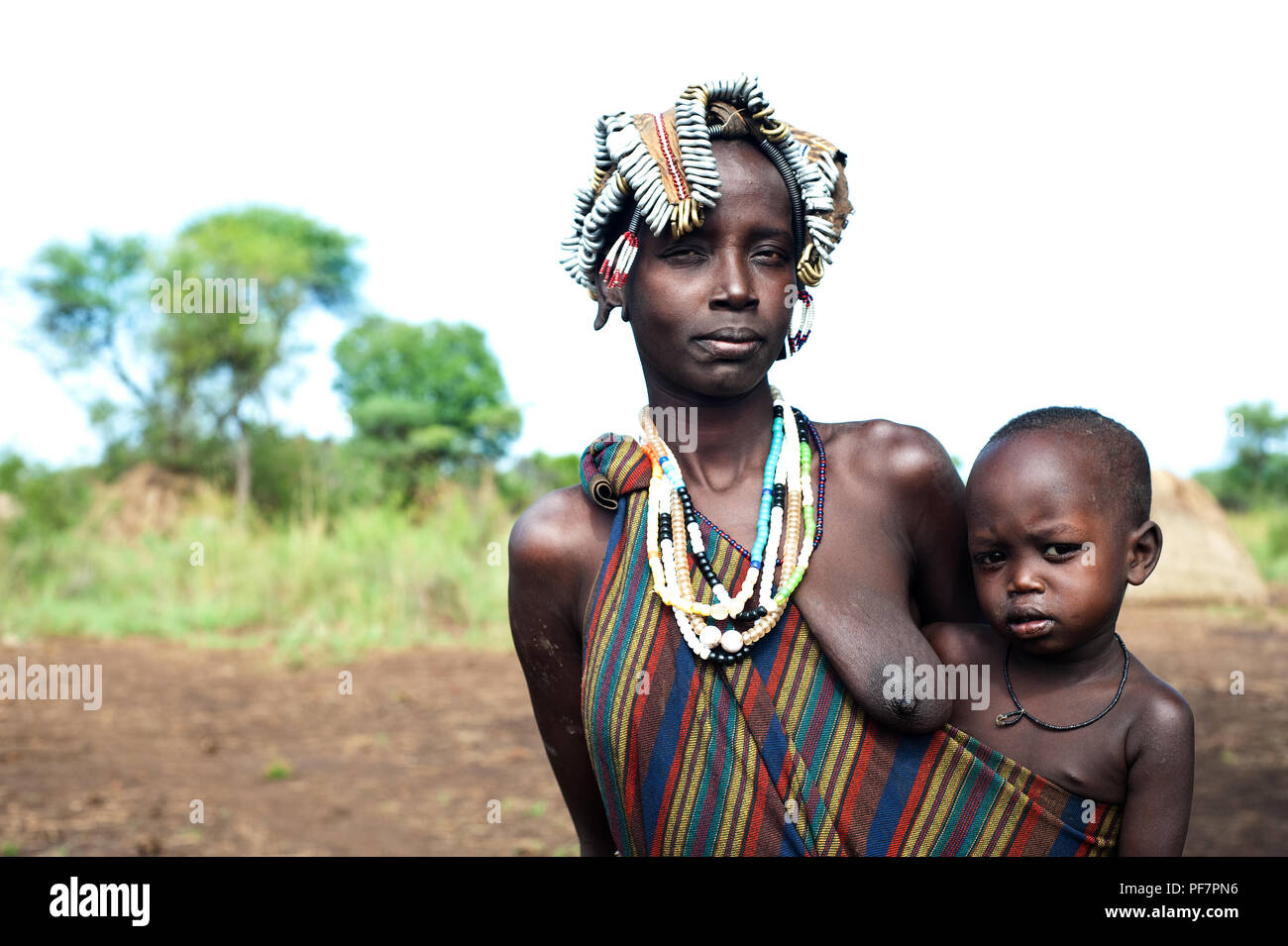 Mother and child from the Mursi tribe ( Ethiopia Stock Photo - Alamy