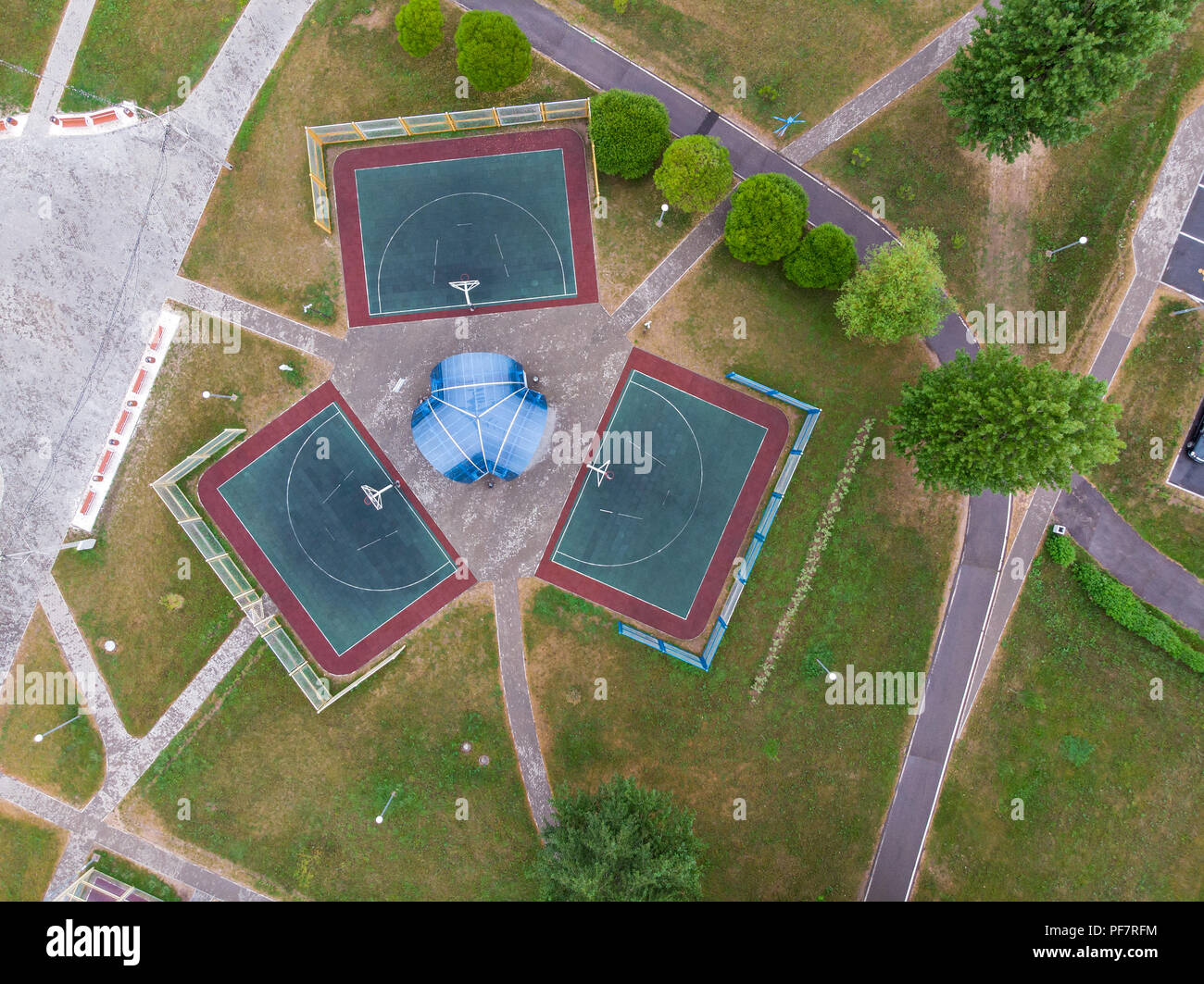 Aerial view community playground hi-res stock photography and images ...