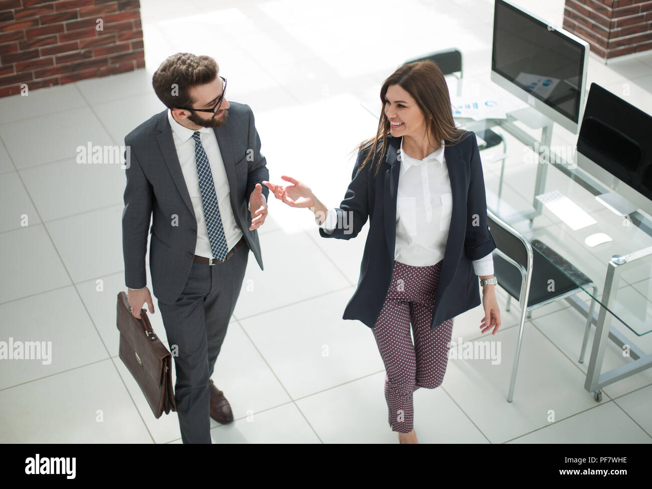 Walking around the office hi-res stock photography and images - Alamy