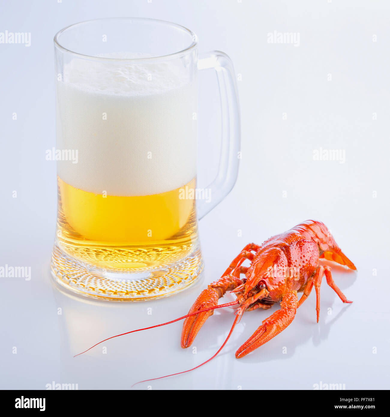 Glass beer red lobster hi-res stock photography and images - Alamy