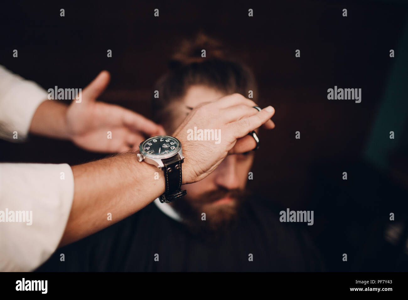 Barber hi-res stock photography and images - Alamy