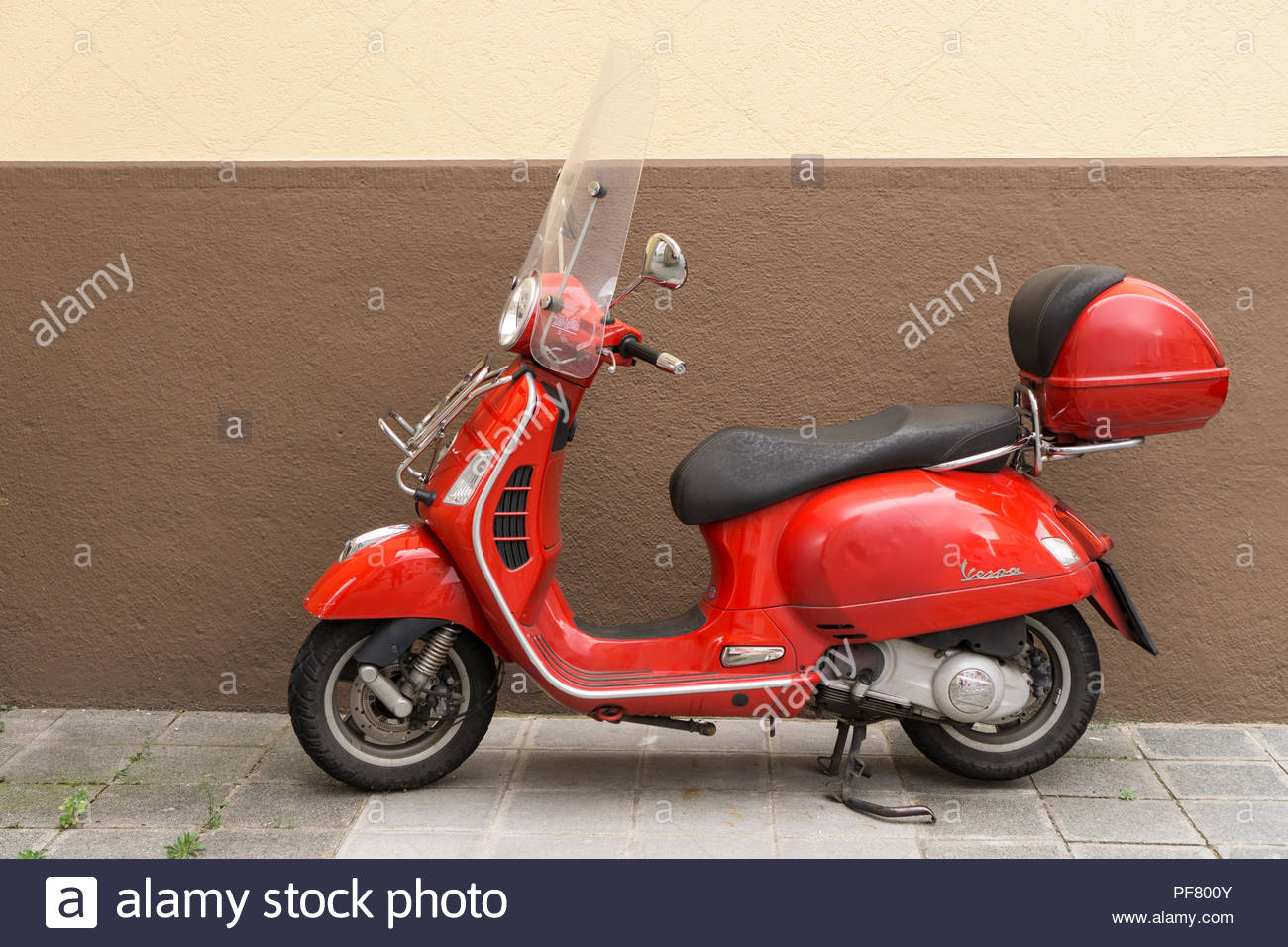 Vespe High Resolution Stock Photography and Images - Alamy
