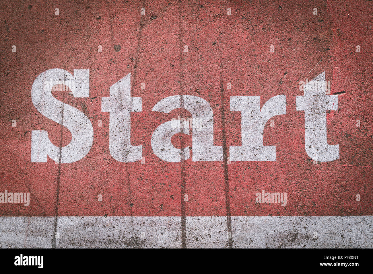Grunge start sign texture Stock Photo - Alamy