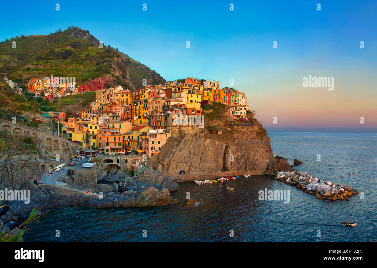 Manarola at sunset - Cinque Terre, Italy 2008 Stock Photo - Alamy