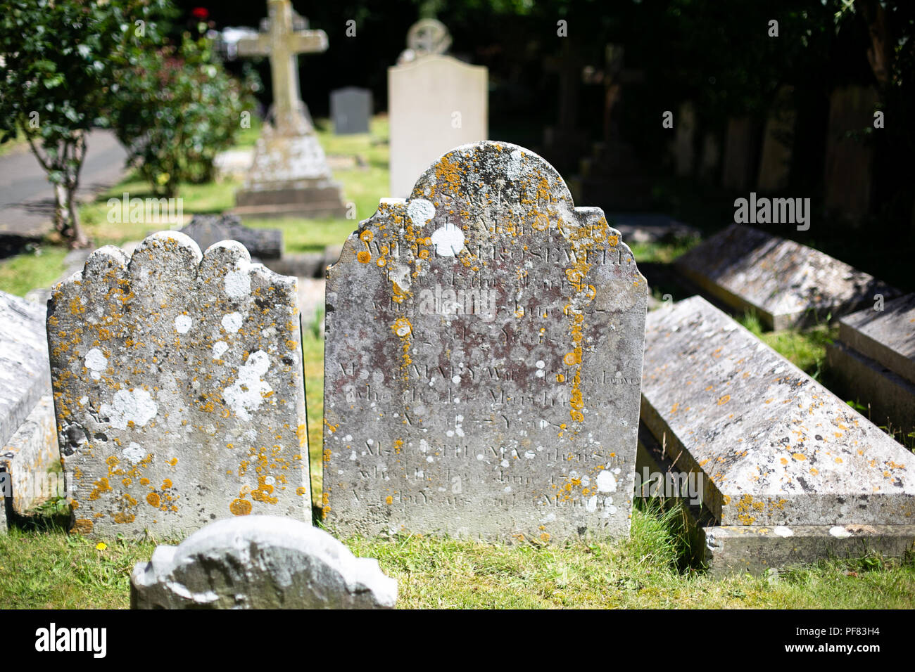 Funeral headstones hi-res stock photography and images - Alamy