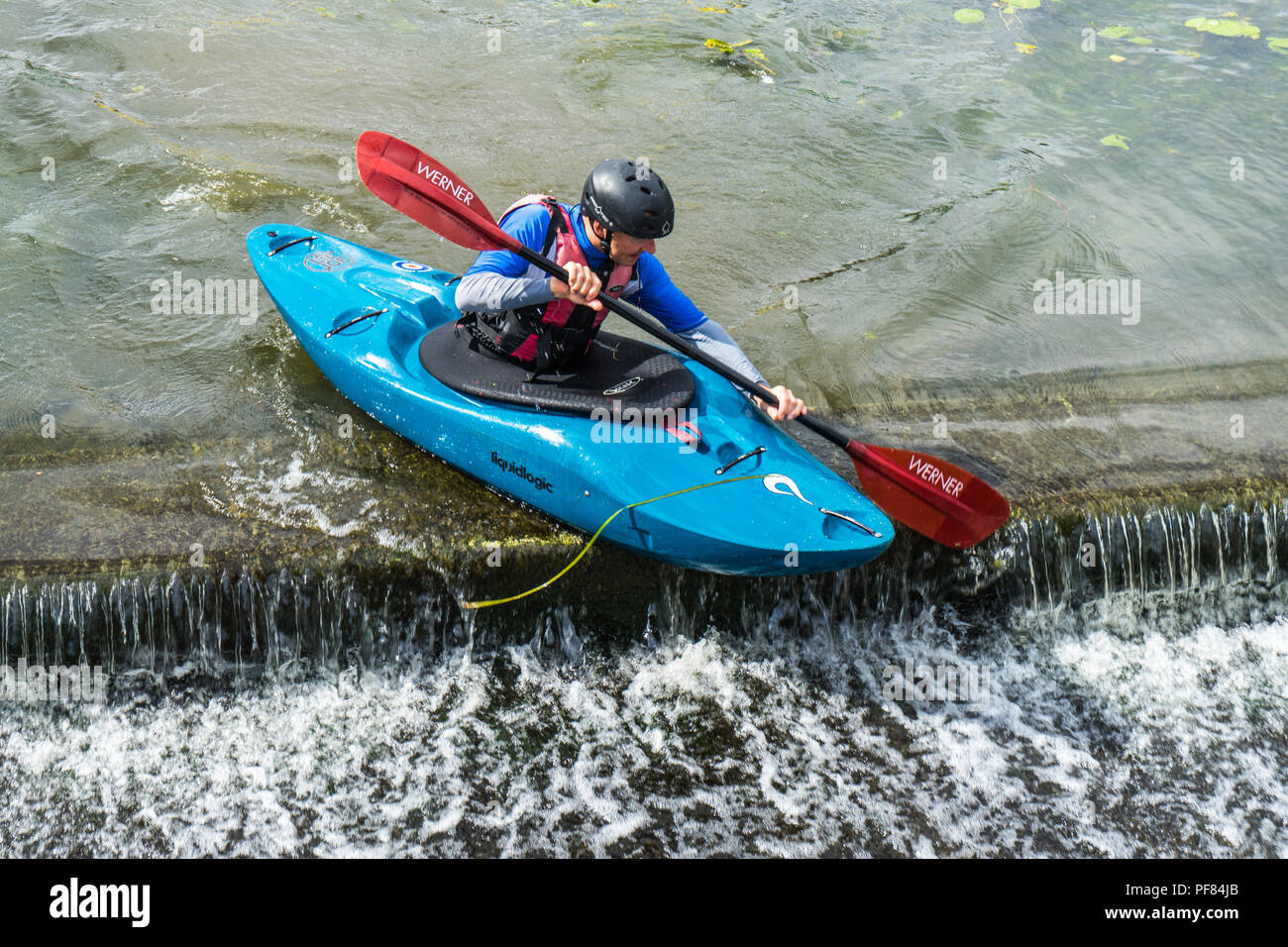 Whitewater skills hi-res stock photography and images - Alamy