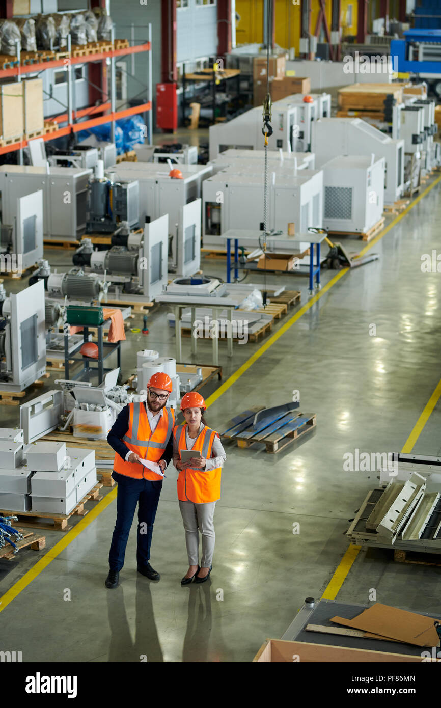 Foreman Inspecting Production Stock Photo - Alamy