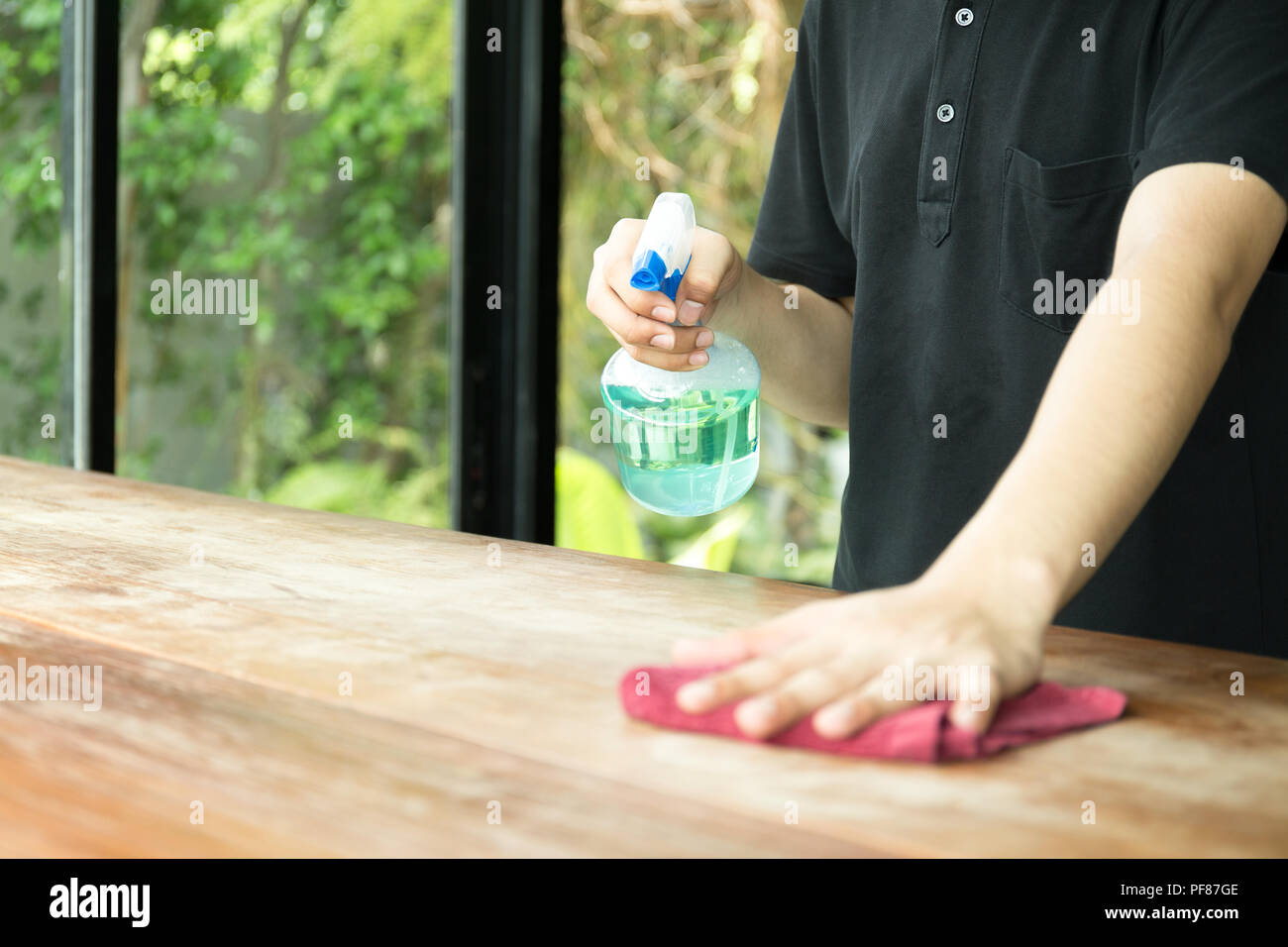 Waiter Cleaning Table High Resolution Stock Photography and Images - Alamy