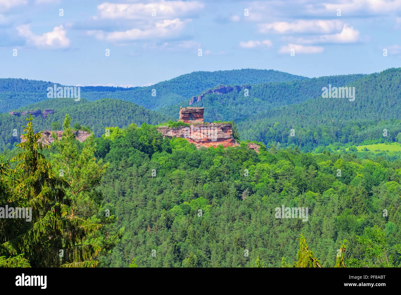 castle ruin Drachenfels in Dahn Rockland, Germany Stock Photo - Alamy