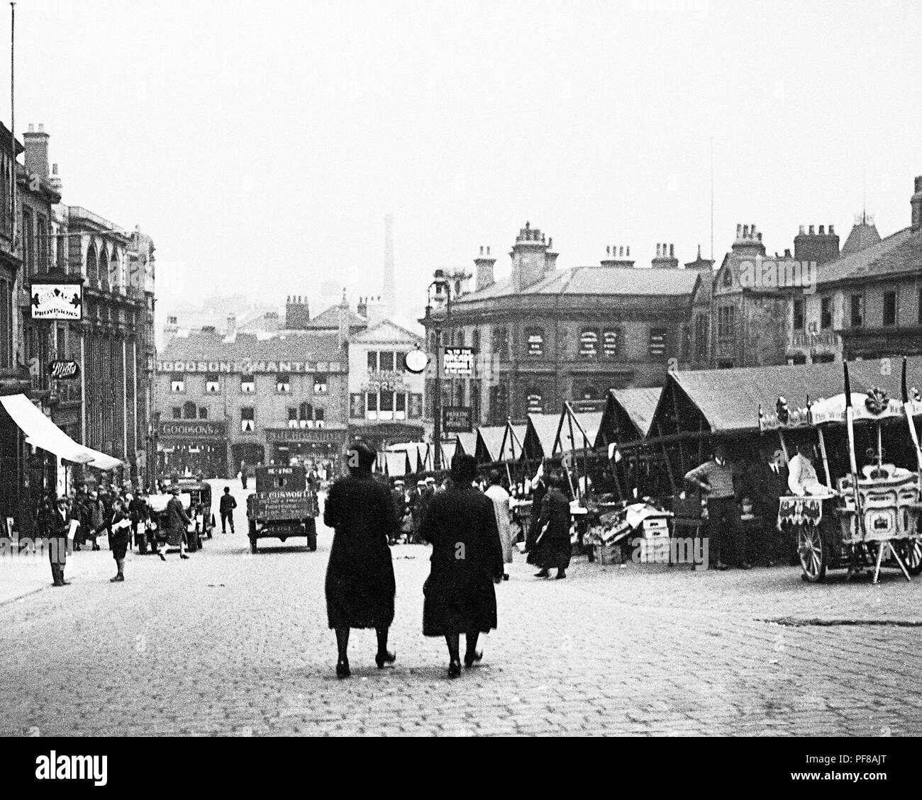 Technology use at market Black and White Stock Photos & Images - Alamy